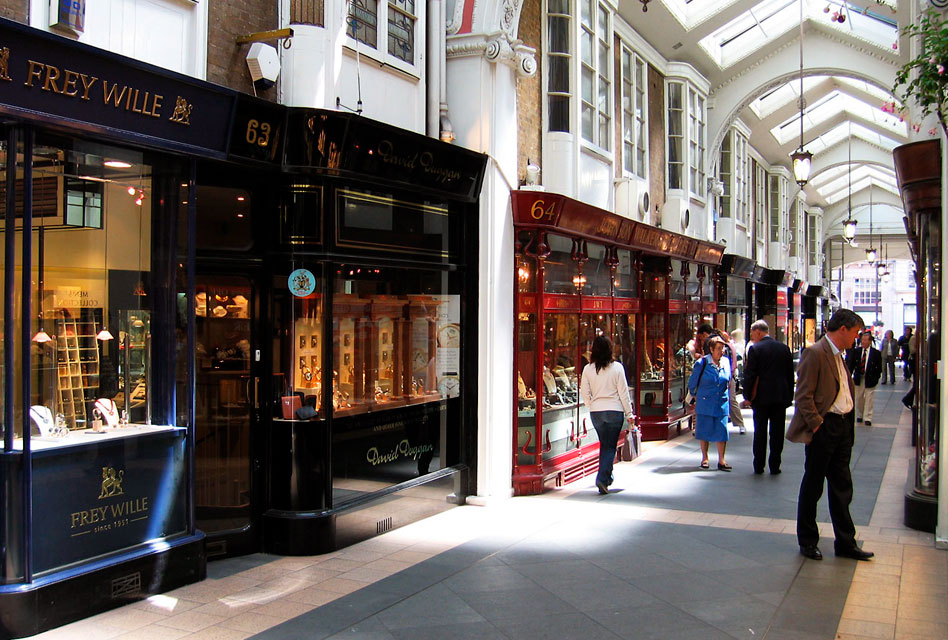 Inglês: Shops (Compras) | HR Idiomas - The Academy of Languages